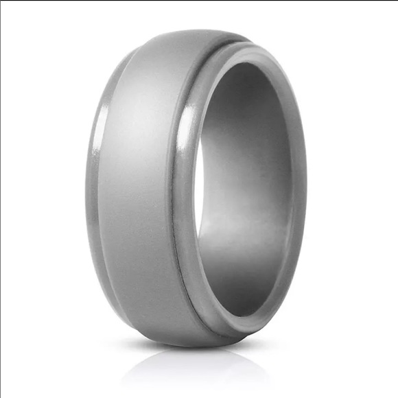 REI | Accessories | Rei Black Silver Silicone Active Wear Rubber Ribbed ...